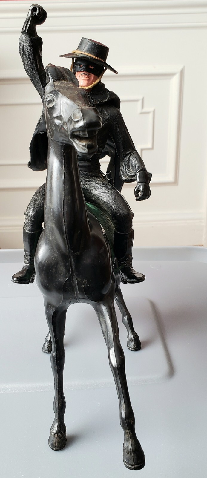 VINTAGE 1960'S WALT DISNEY ZORRO ACTION FIGURE W HORSE, HAT, CAPE HTF ...