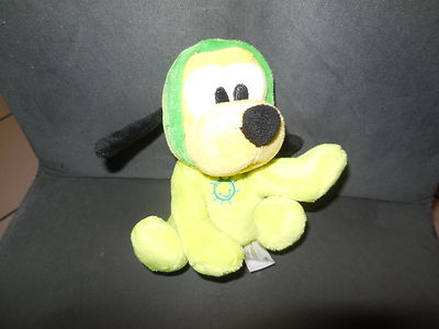 doudou peluche chien Pluto combinaison pyjama vert DISNEY 16cm (2 dispo ...