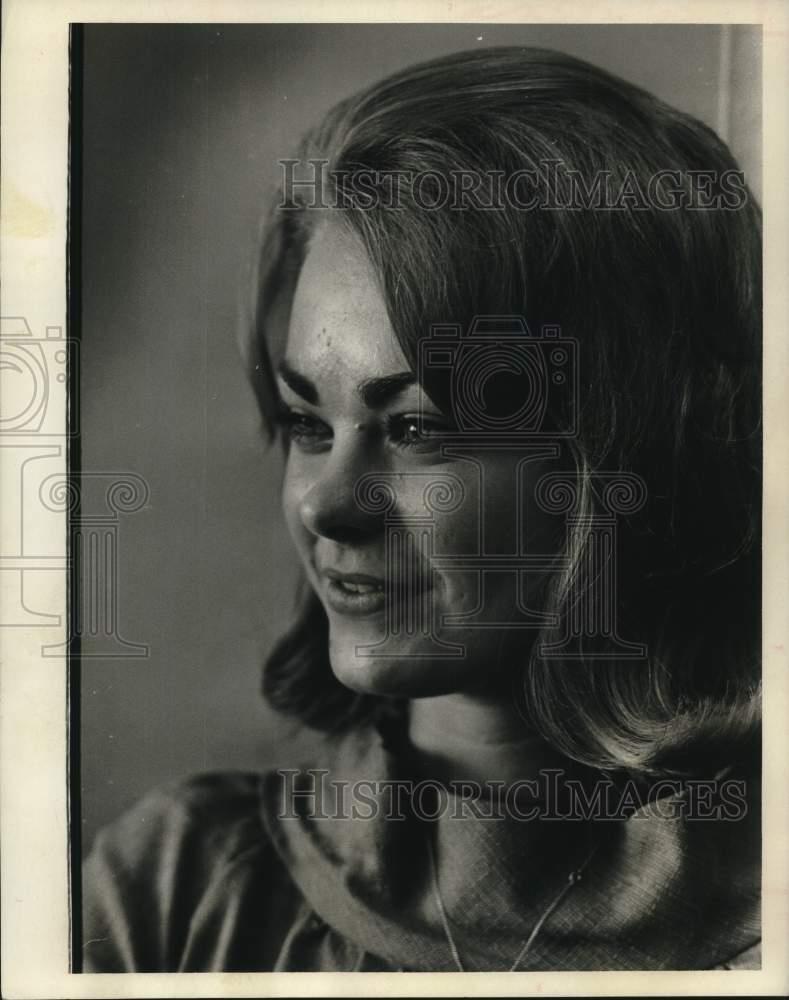 Laura Koons's Instagram, Twitter & Facebook on IDCrawl