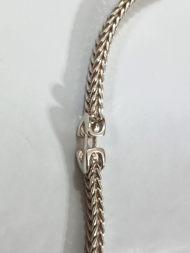 Necklace chain with odd unusual horse bit link pattern. Thick foxtail ...