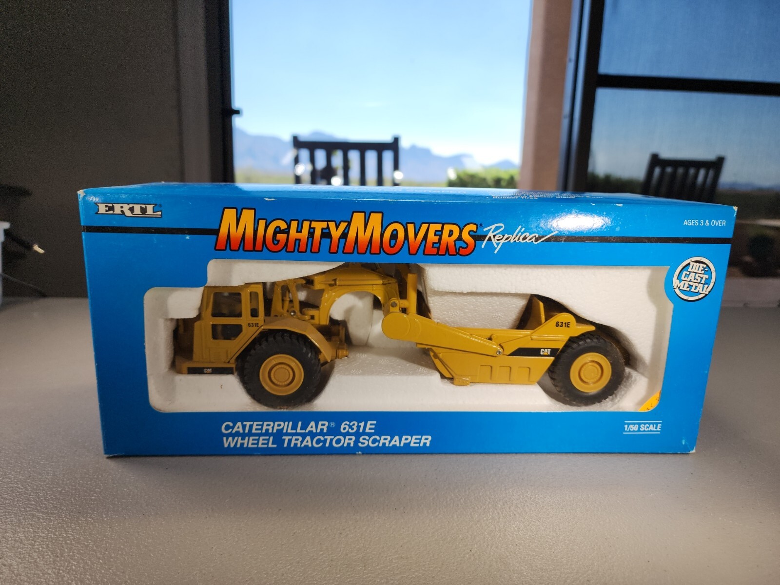 Ertl 1/50th Scale Yellow Caterpillar 631E Die-Cast Scraper Mighty Movers 2430 | eBay