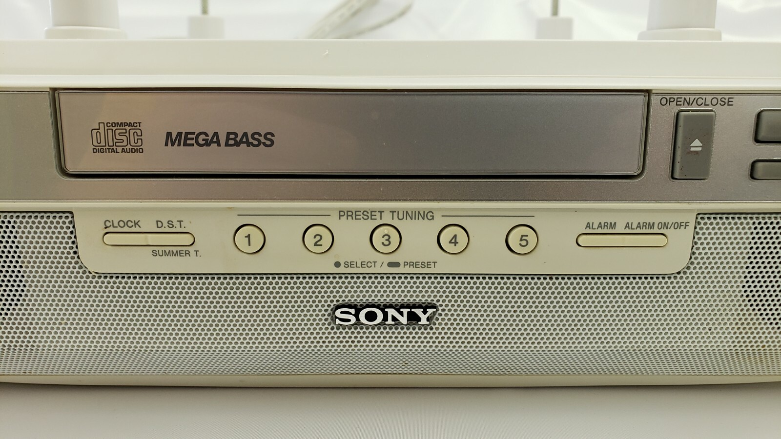 SONY ICF-CD523 UNDER CABINET KITCHEN CD PLAYER/AM/FM/CLOCK MEGA BASS ...