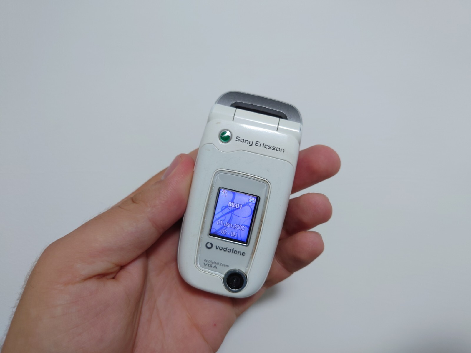 Sony+Ericsson+Z520i+-+Chalk+white+%28Unlocked%29+Mobile+Phone for sale ...