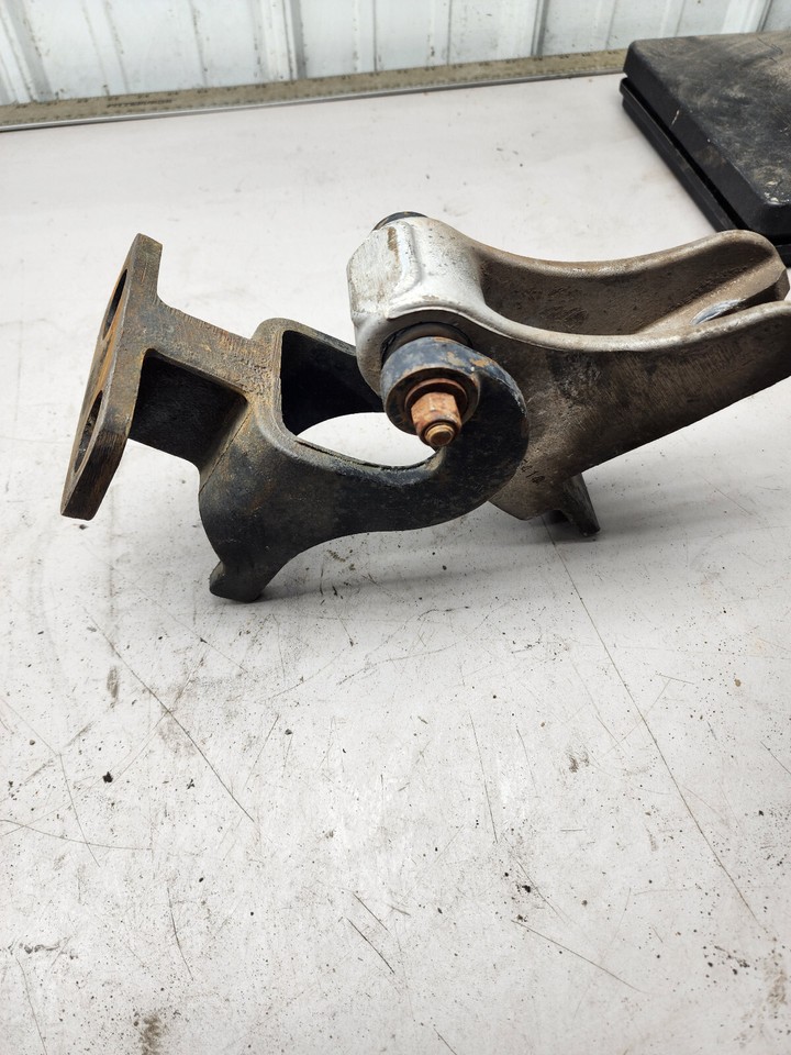 2014 Kenworth T680 Hood Bracket L48-6108 REV B PACCAR L48-6113 REV C | OE