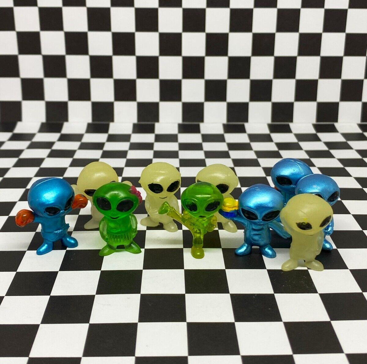 Vintage Lot Of 10 1990s 1 Inch Vending Machine Mini Aliens Green,Blue ...