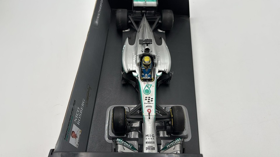MIN110130009 Minichamps Mercedes-AMG F1 W04 Rosberg China GP 2013 1/18 ...