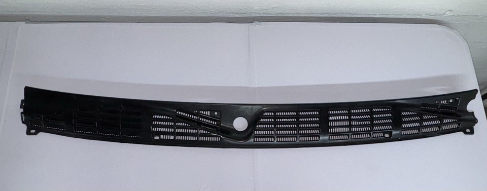 94-98 Chevrolet S10 & GMC Sonoma—Center Windshield Wiper Cowl Screen ...