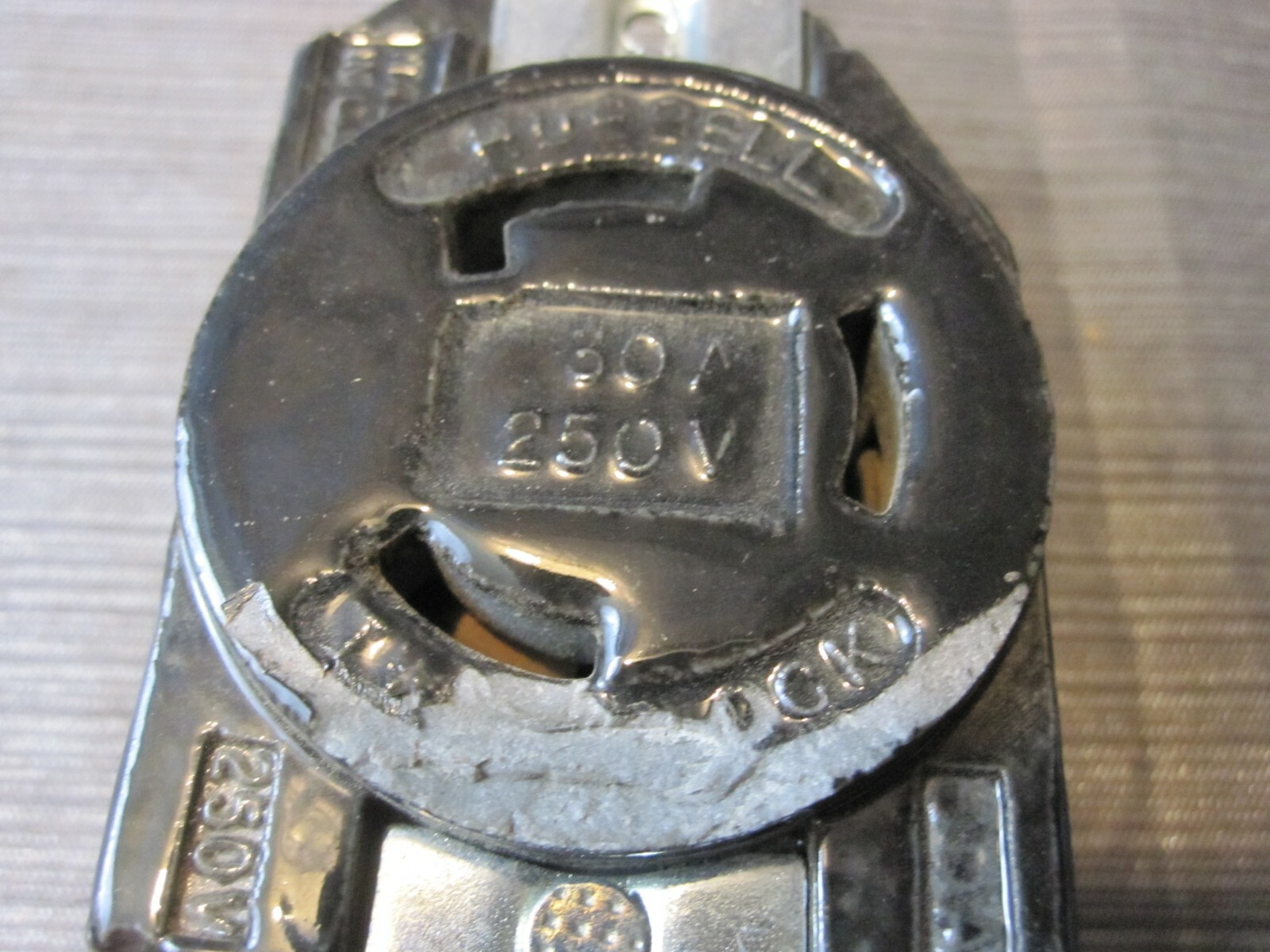 Hubbel Receptacle Twistlock 250V 30A Ceramic Wall Outlet | eBay