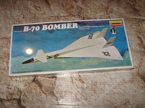 1981 Lindberg B-70 Bomber Jet Plane 1 180 Scale Model Kit 5403ib ...