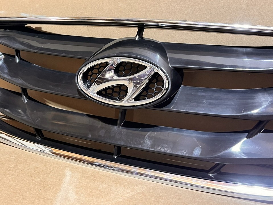 2010-2012 Hyundai Santa Fe 3pc Front Bumper Upper Grille Assembly w ...