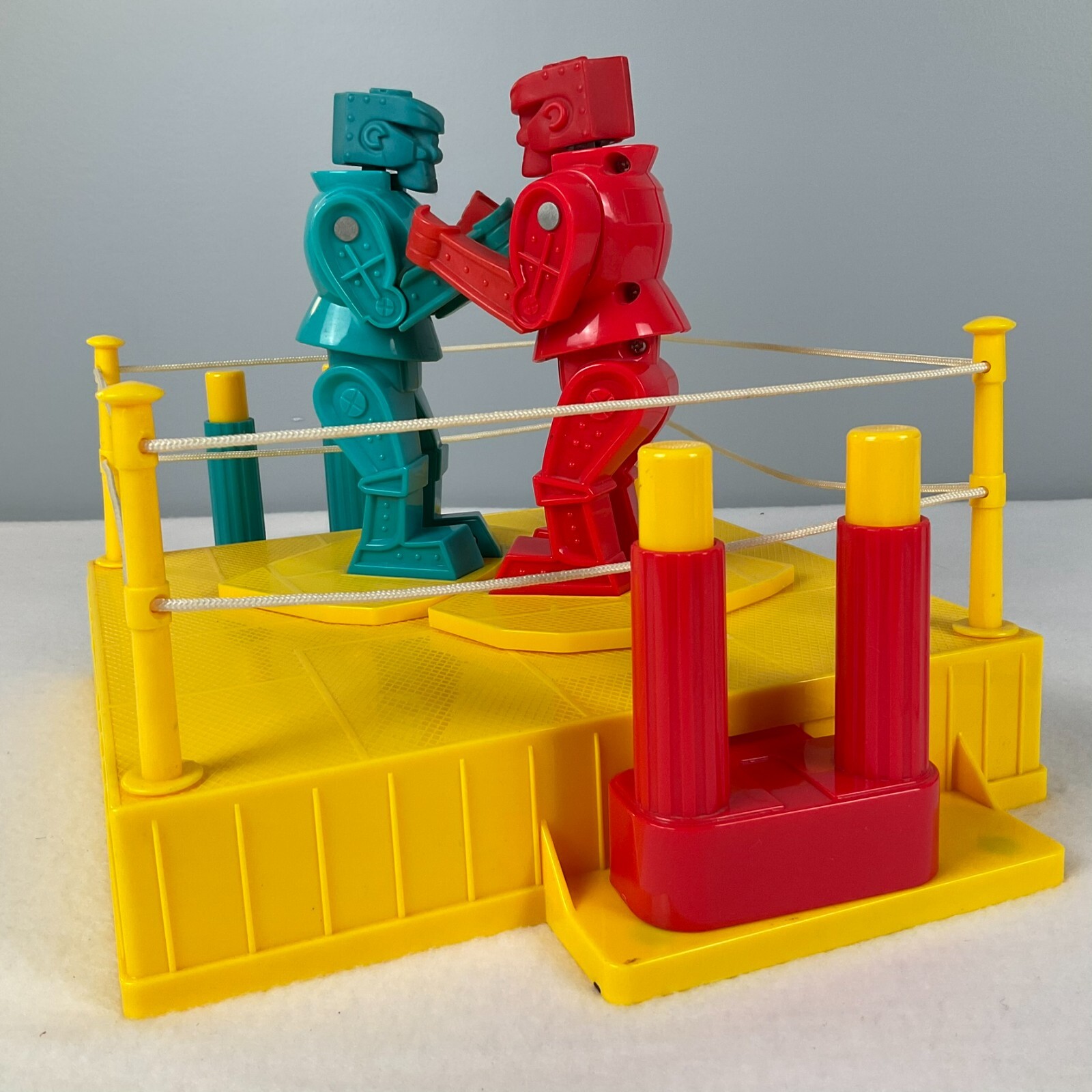 Rockem Sockem Robots - Original Classic Boxing Game - Red & Blue Robots ...