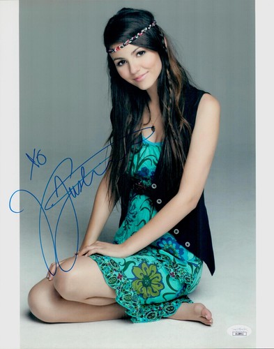 VICTORIA JUSTICE Signed VICTORIOUS 11x14 Photo Authentic Autograph JSA ...