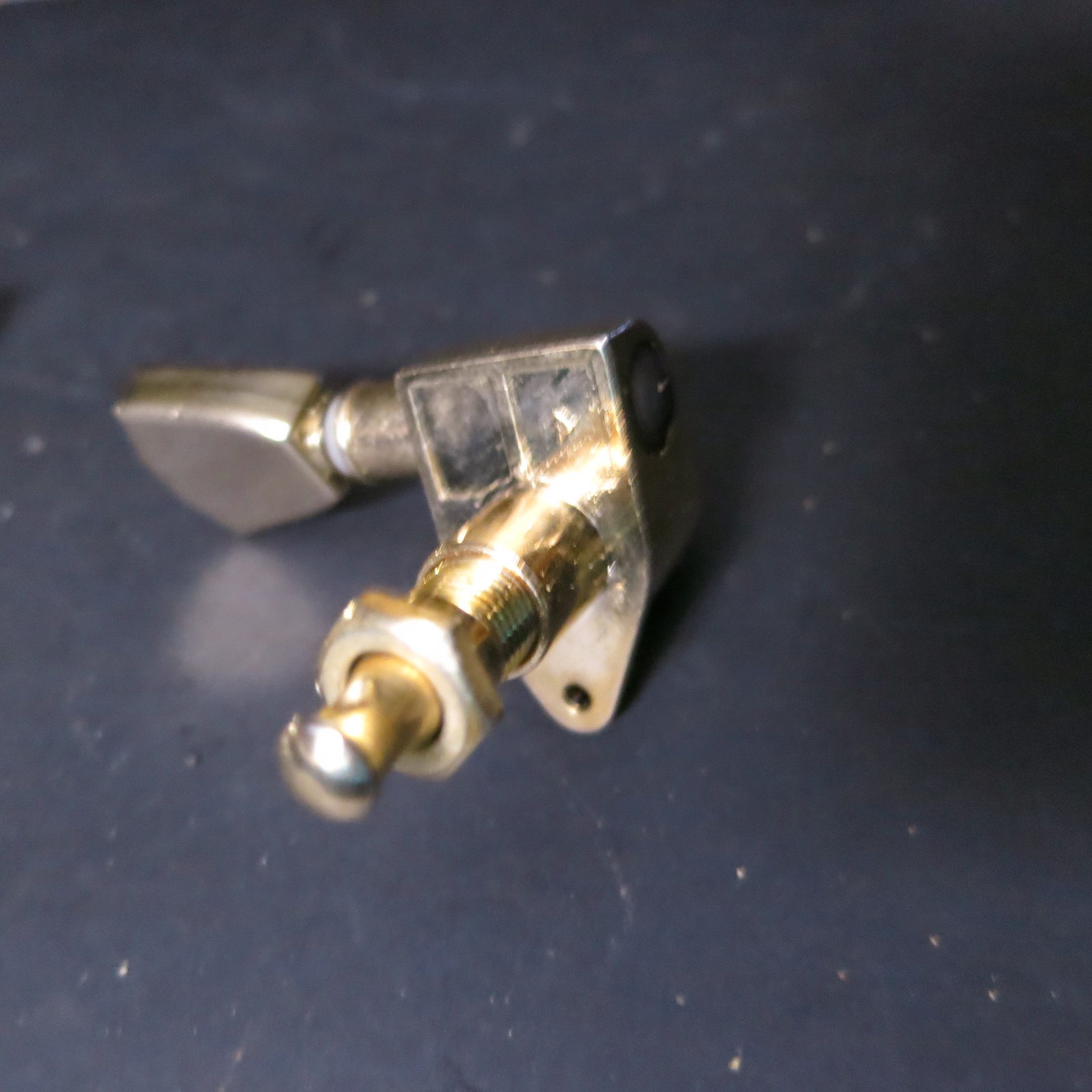 One only- Grover replacement tuning peg- Gold w/tulip knob- lot c ...