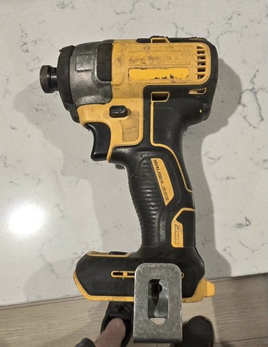 DEWALT DCF887 18V XR Cordless Brushless Impact Driver with Batteries ...