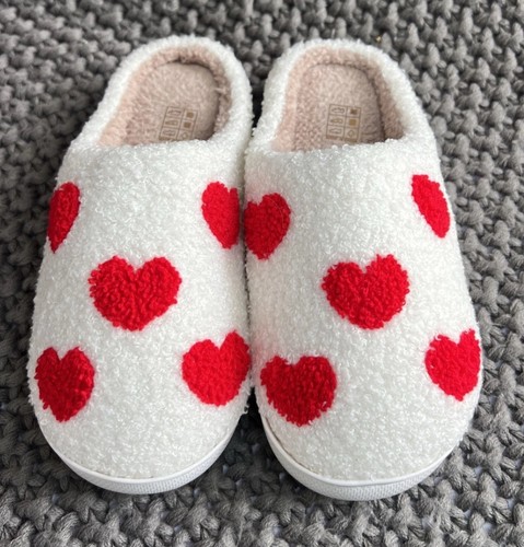 NEW Cute Sherpa White Slippers With Red Hearts Valentine’s Day Theme ...