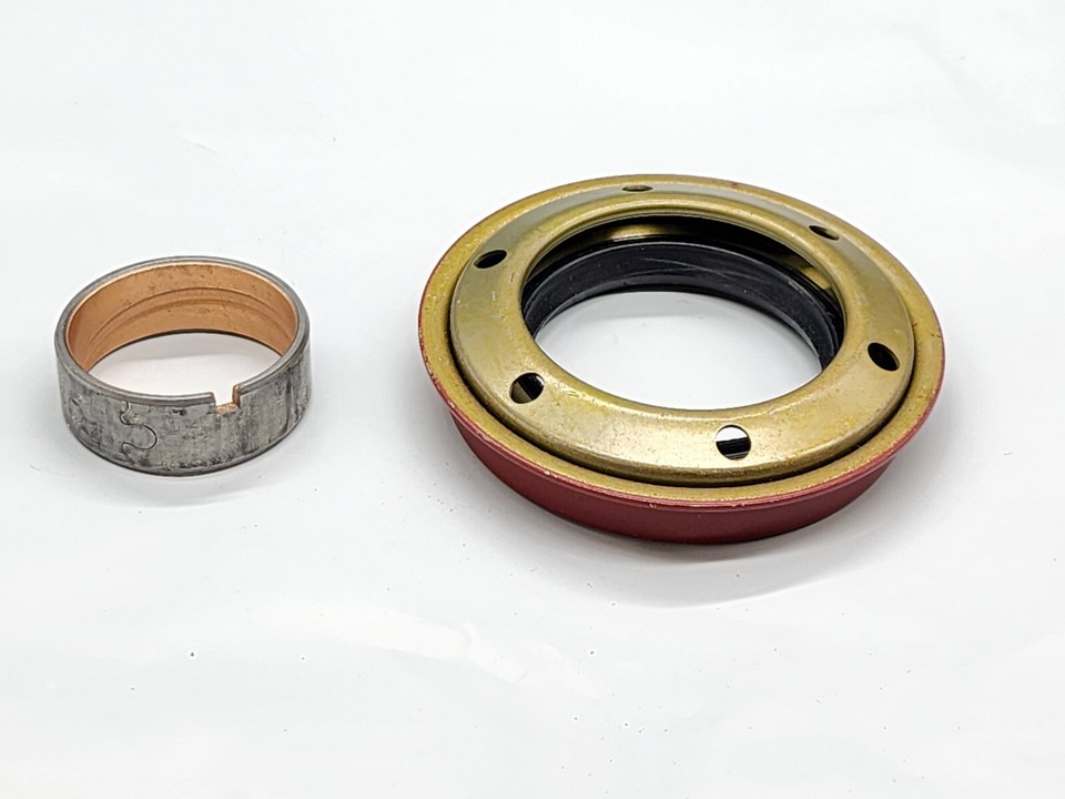 .CD4E Sprocket Bushing & Seal Supports axle seal and CV Joint ...