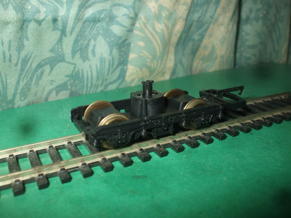 LIMA BR MET CAM CLASS 101 DMU TRAILER/CENTRE CAR NON POWERED BOGIE ONLY ...