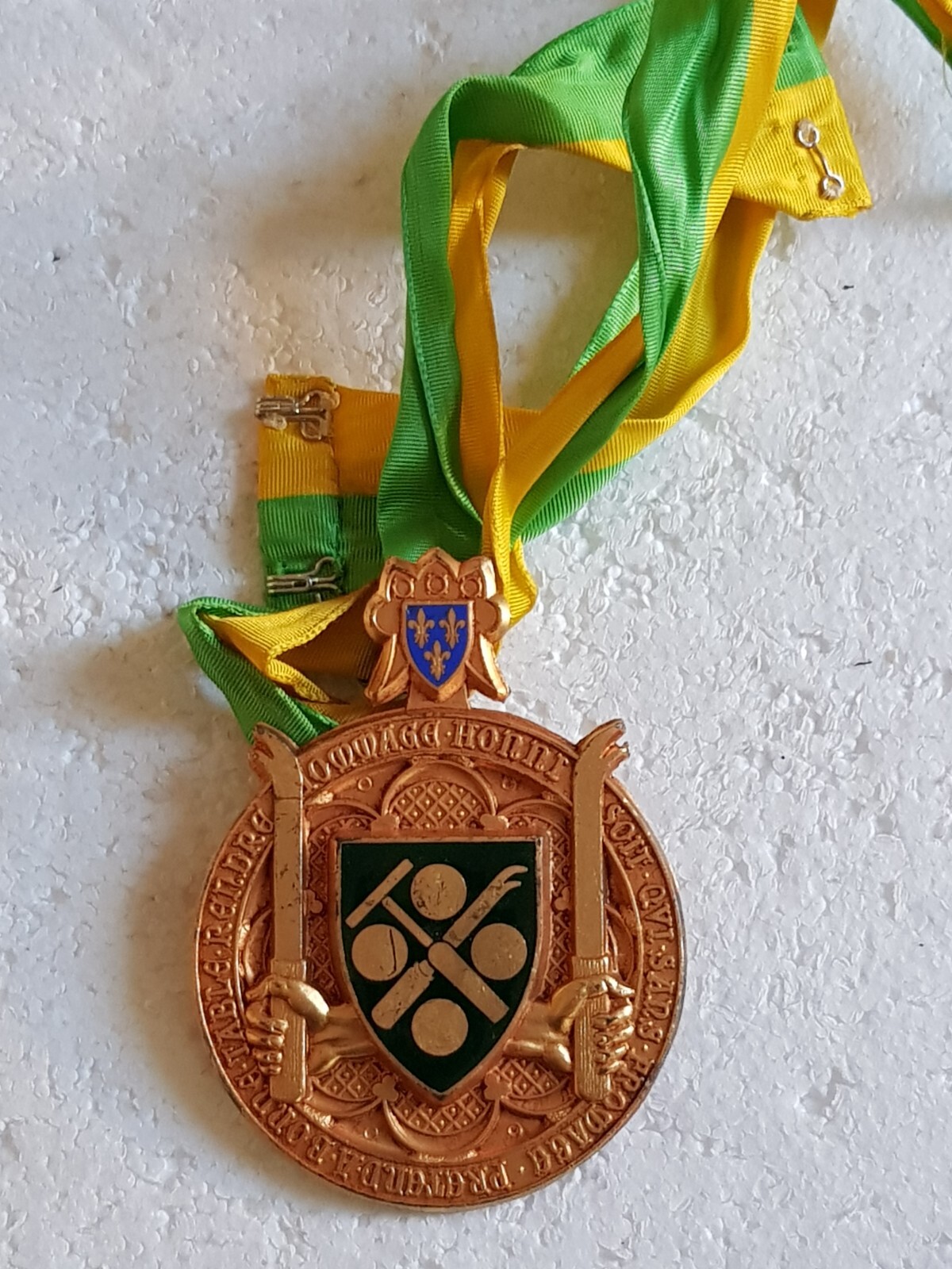 MÉDAILLE CONFRÉRIE FROMAGE -HONNI SOIT QUI SANS FROMAGE PRÉTEND A BONNE ...