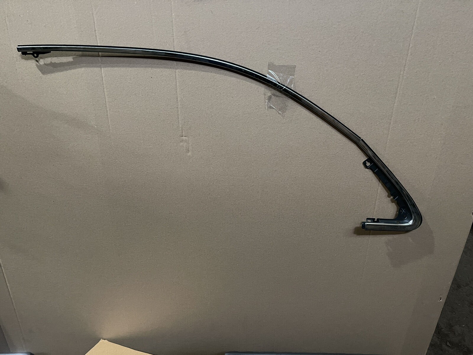 15-20 Escalade Yukon Tahoe FRONT DOOR-Body Side Molding Right Side ...