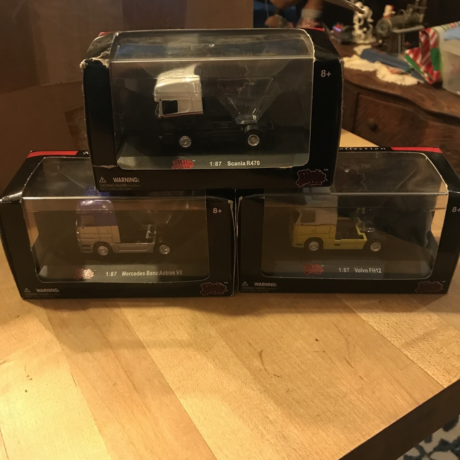 Malibu International 1:87 die cast(3)Volvo Fh12, MercedesAcrros v8 ...