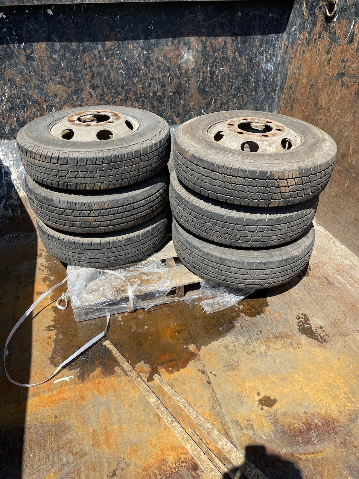 EUC SET Of 6 Isuzu NPR Truck Dually Wheel & Rim & New Tires 16x6 6 Lug ...