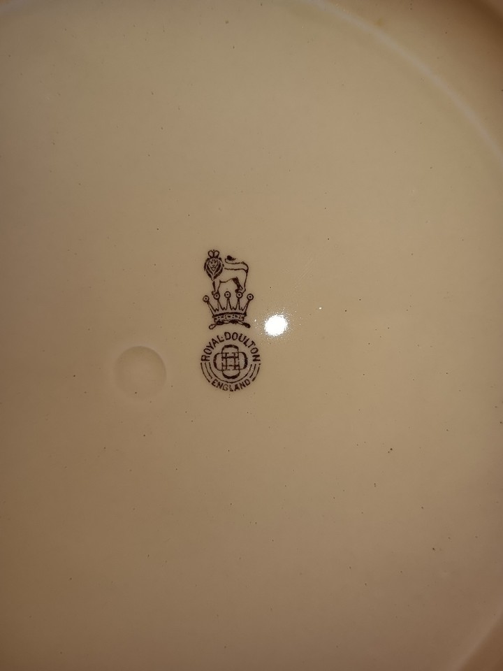 VINTAGE ROYAL DOULTON MOTORING SERIES LARGE PLATE. D2406. CIRCA: 1905 ...