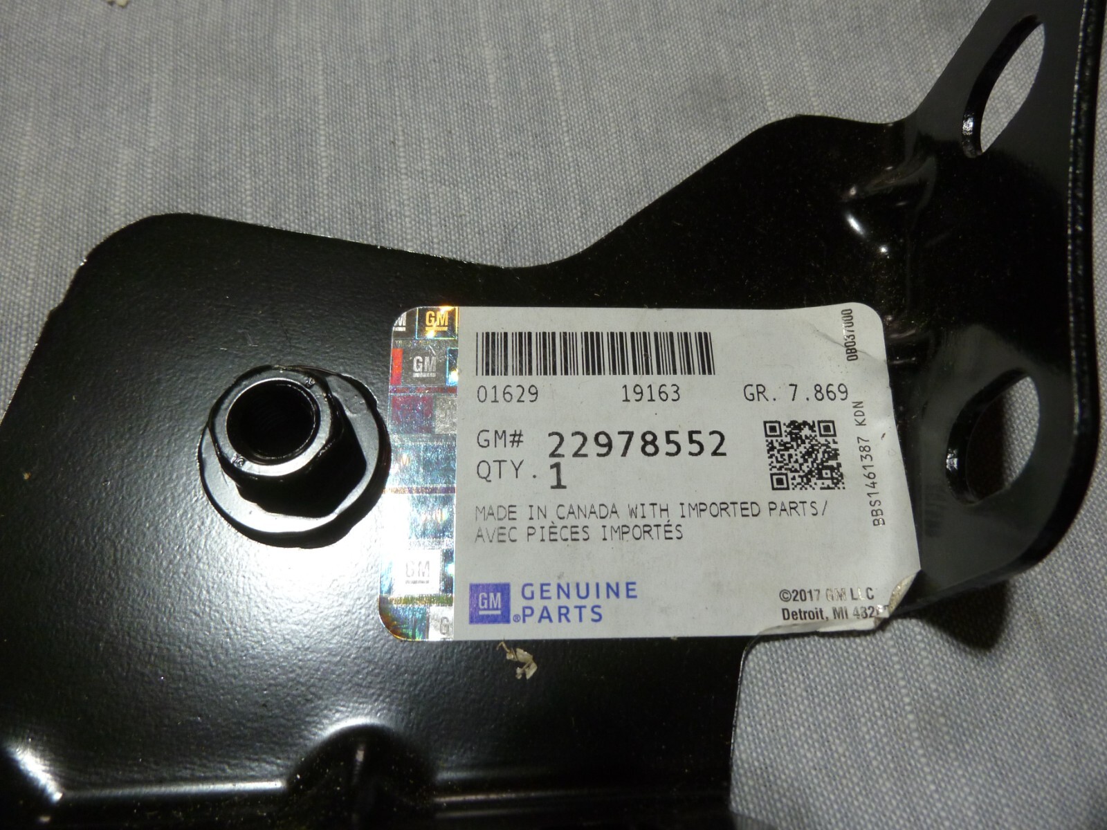 Genuine GM Bumper Bracket Front Right 22978552 | eBay