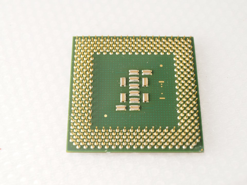 Intel Pentium III SL5QJ 1.00GHz/256KB/133MHz CPU Presa / Presa 370 ...