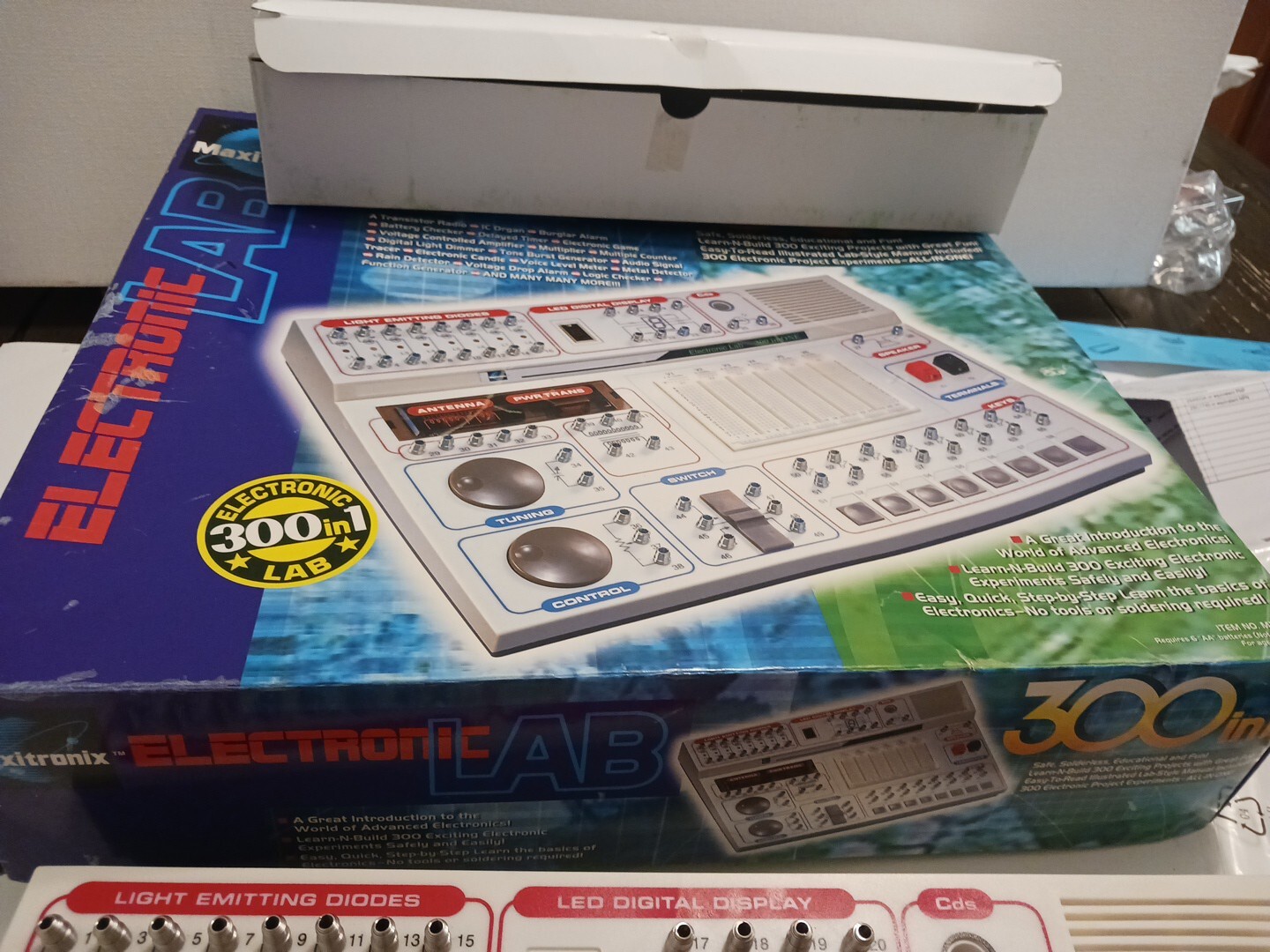 Maxitronix MX-908 White Battery Operated 300 in 1 Electronic Project ...