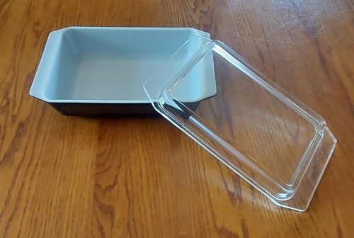 1958 Pyrex Musical Staff Black & Gold Lines Space Saver 575-B Casserole ...