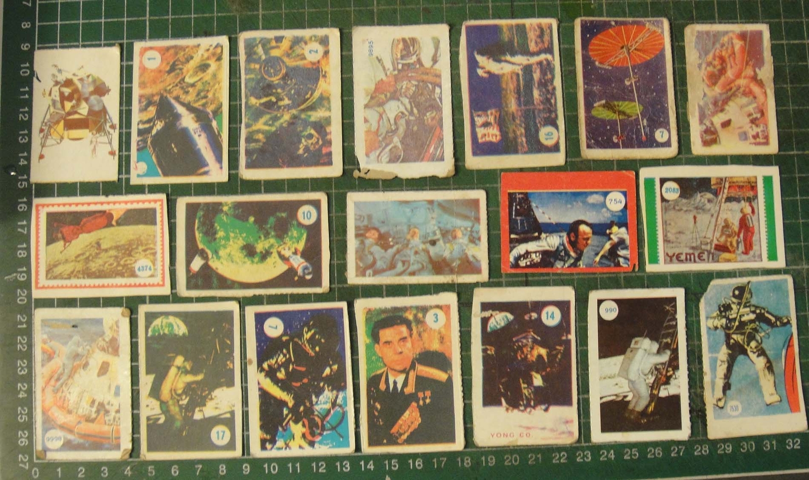 BS1-45) 1970's Malaysia Vintage Trading Cards~APOLLO II Space Astronaut ...