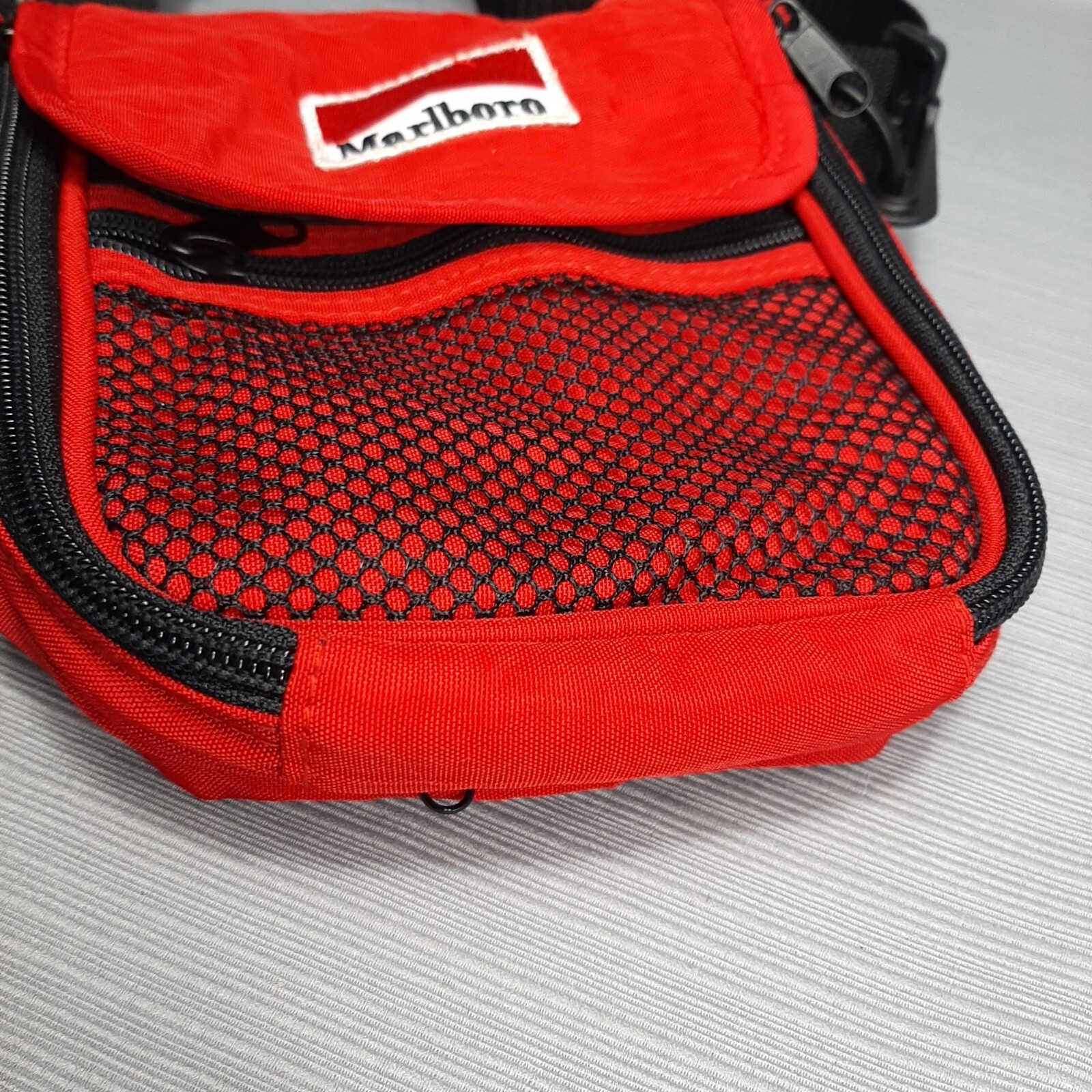 Marlboro Vintage CD Case Cd Player Holder Shoulder St… - Gem