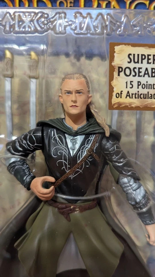 LORD of the RINGS RETURN of the KING LEGOLAS DAGGER THROWING ACTION ...