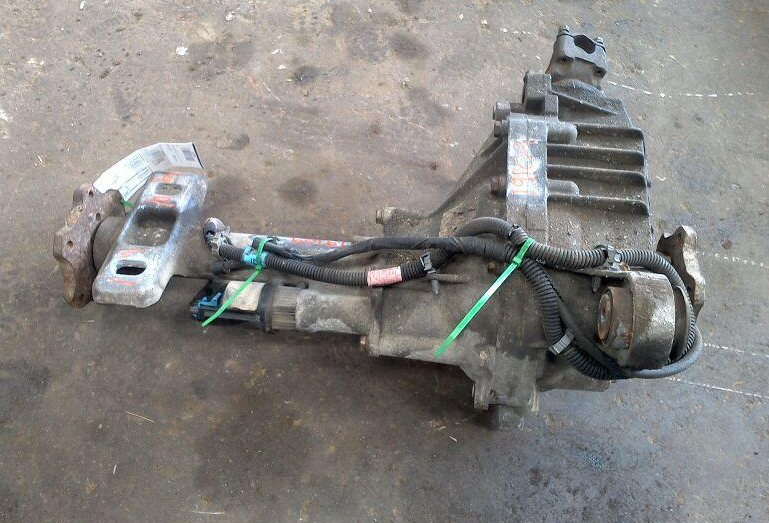 1999-2006 Chevrolet Silverado 1500 Tahoe Front Differential Carrier 3. ...