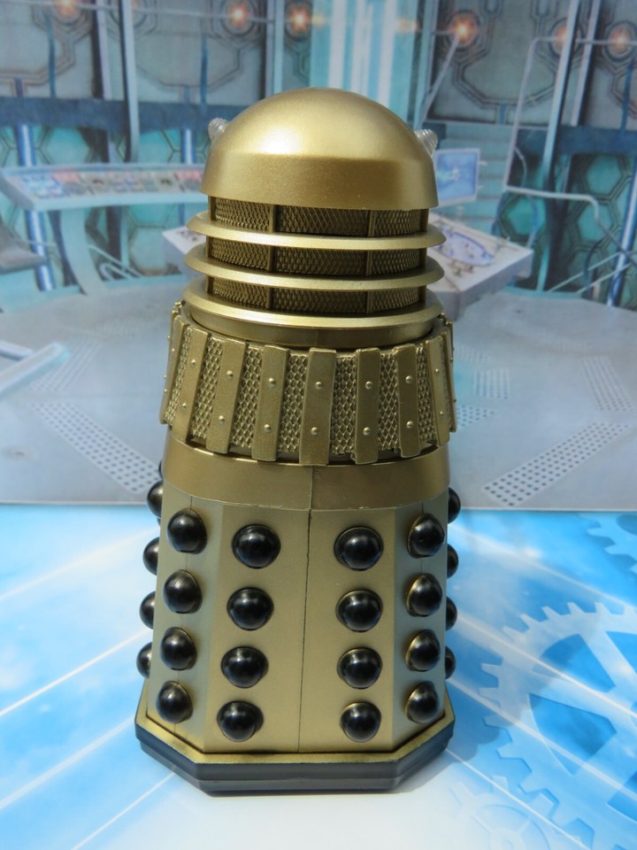 DOCTOR WHO FIGURE * SUPREME DALEK* HISTORY OF THE DALEKS 7 * GOLD DALEK ...