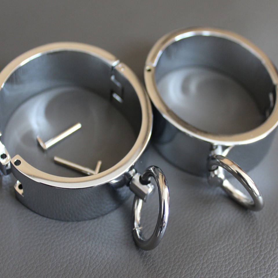 Metal Shackles Wrist Handcuffs Ankle Cuffs Neck Collar Locking Bondage ...