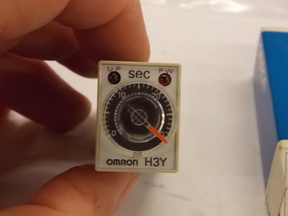 New Omron Solid State Miniature Timer H3Y-2 DPDT 0-30 second 24vac C3 ...