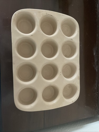 Pampered Chef Stoneware Muffin Pan 12 Count Baking Cupcake Stone Sheet ...