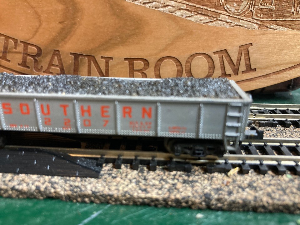 BACHMANN N SCALE SOUTHERN GONDOLA WITH LOAD | eBay