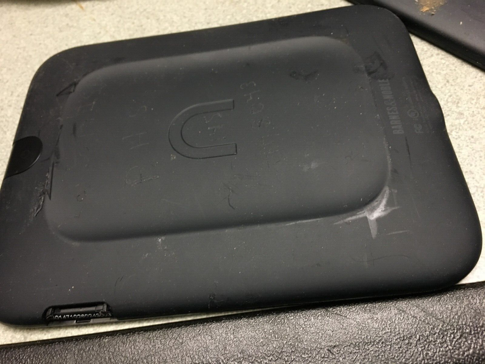 Barnes & Noble Nook Simple Touch BNRV300 Wi-Fi 6in Black eBook Reader ...