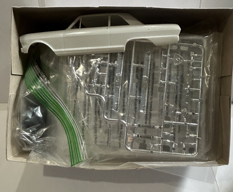 MOEBIUS 1965 CHEVY II GASSER MODEL KIT #2324 CHEVROLET GASSER 1:25 KIT ...