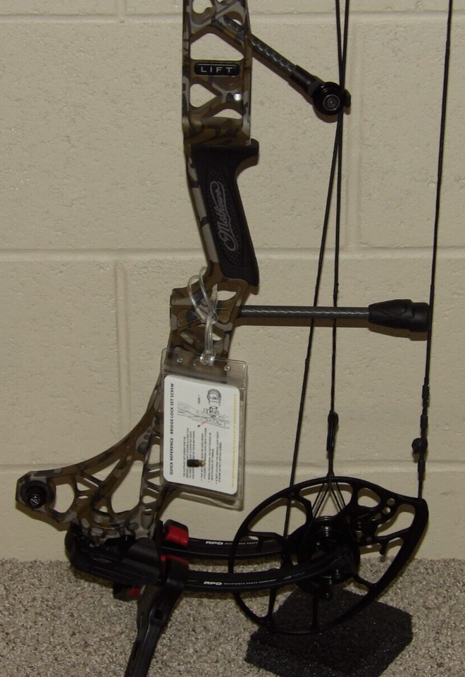NEW, Custom Mathews Lift 29.5 Bow - Mossy Oak Bottomland & Black Finish ...