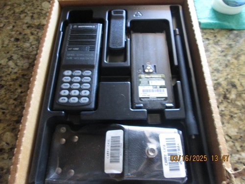 Motorola HT1000 VHF H01KDC9AA3DN 16 channel. New Rare package for UPRR ...