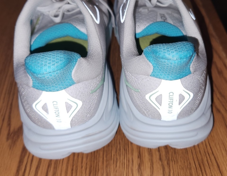 EUC Men's Hoka One One Clifton 10 Running Shoes Size 9 D White/Blue ...