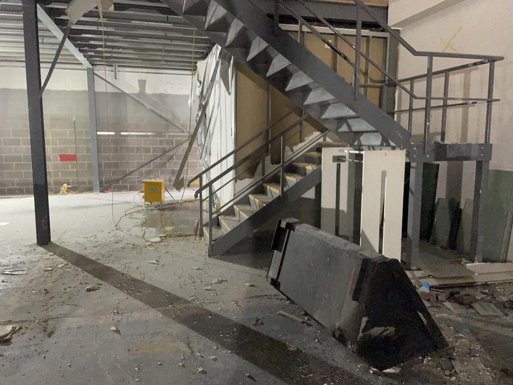 50m x 25m x 4m Heigh Mezzanine Floor with Staircase Purlins Cleats RSJ ...
