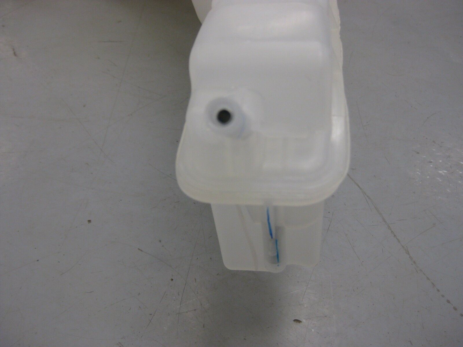 Freightliner Radiator Mounted Plastic Surge Tank - P/N A05-25263-005 ...
