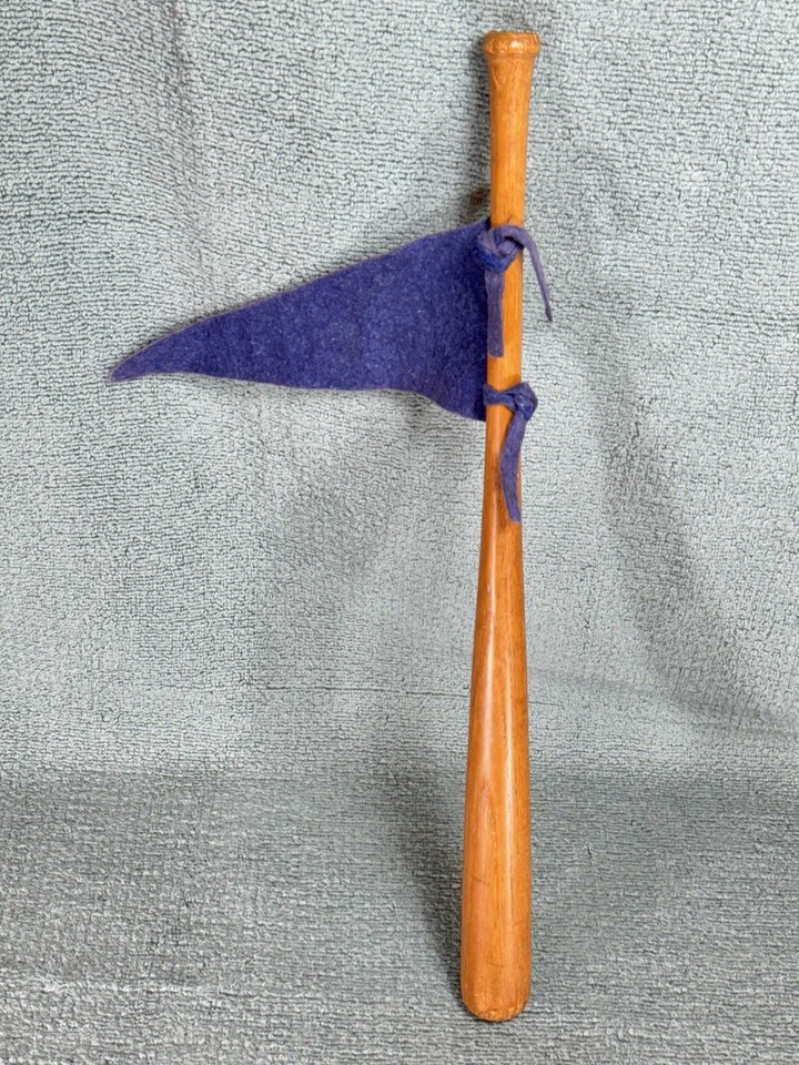 1932 Chicago Cubs World Series Mini Bat and Pennant Combo New York ...