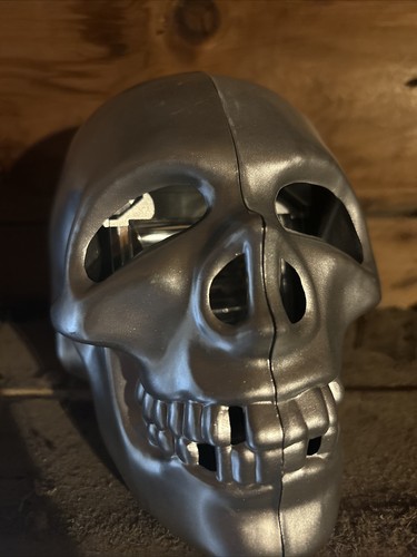Halloween Party Decor, Haunted House Prop Skull Flashing Strobe Light ...