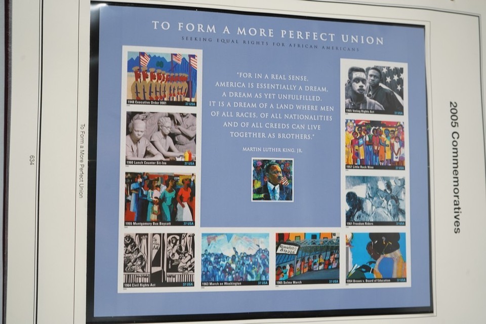 US 2000s–2010s COMMEMORATIVE STAMP COLLECTION STORED IN HERITAGE ALBUM ...