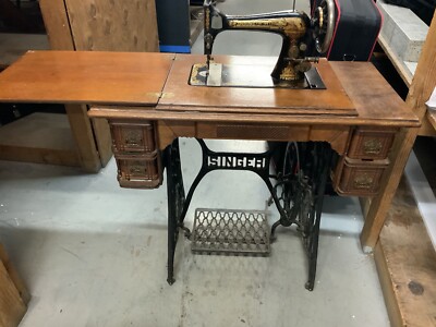 Sewing Machines - Antique 1911 Singer
